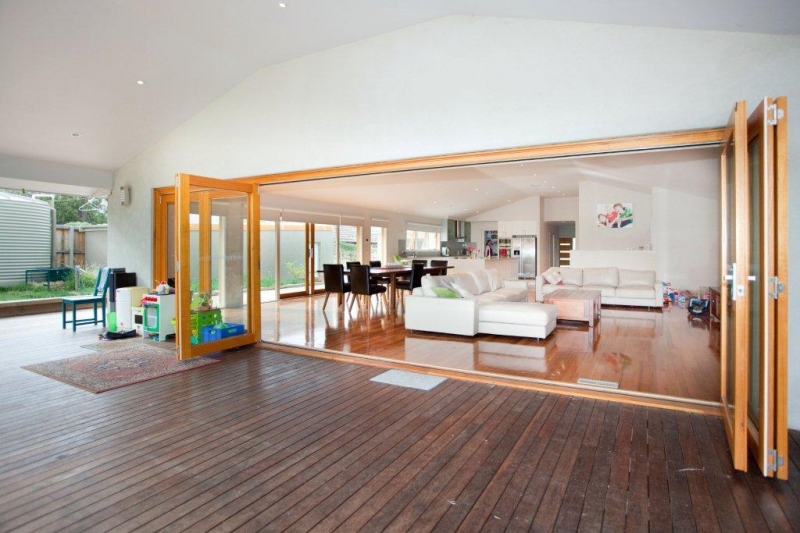 Extending your living space with a decking area - hipages.com.au