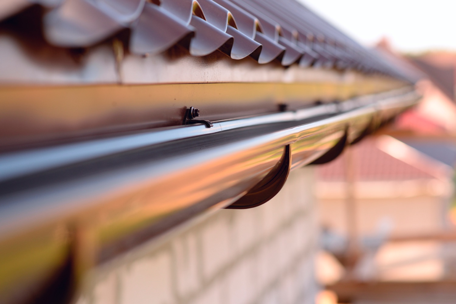Best Local Gutter Installers Near Me (3 Free Quotes)