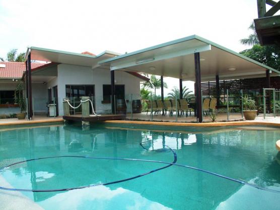Pergola roofing material options and costs